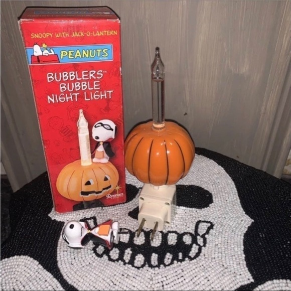 Peanuts | Other | Peanut Snoopys Halloween Bubble Night Light Pumpkin ...